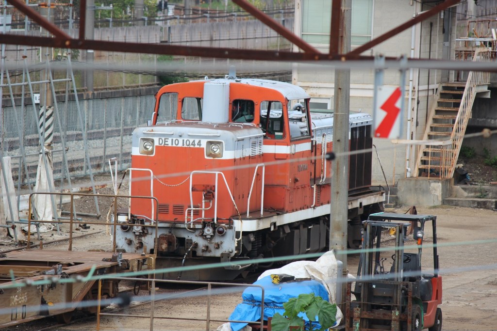 DE10-1044とDE10-1577解体待ちに・・・: 人皮挟美の備忘録